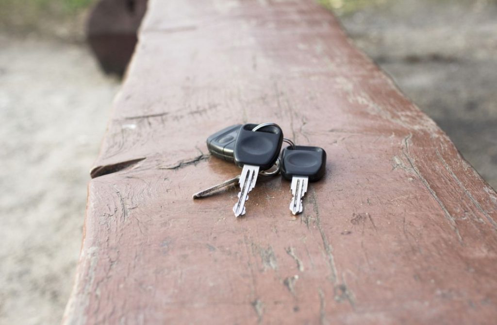 4 Ways To Avoid Losing Your Keys - Car History BG